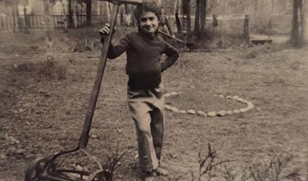 example-childhood-photo | Lynn Hershman Leeson